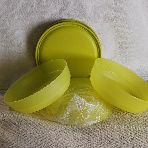 Tupperware | Kitchen | Tupperware Bright Yellow Lid | Poshmark